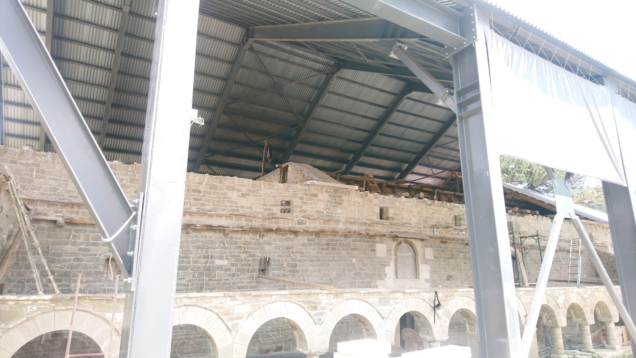 Εργασιες στην Μ.Παναγια της Σαμαρινας.( φωτο Θανασης Δημουλιος ) – Σαμαρίνα