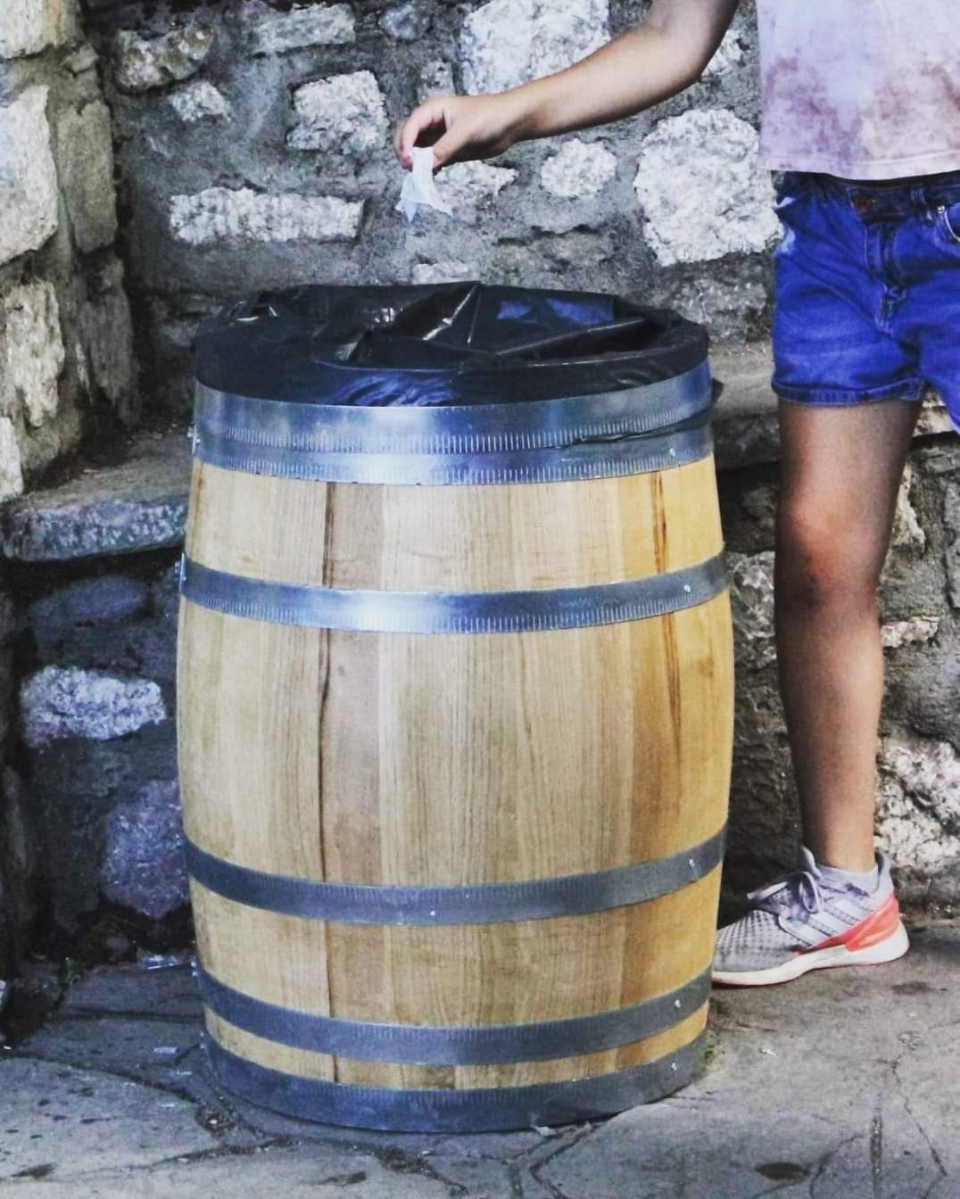 Τοποθέτηση κάδων απορριμμάτων. – Σαμαρίνα