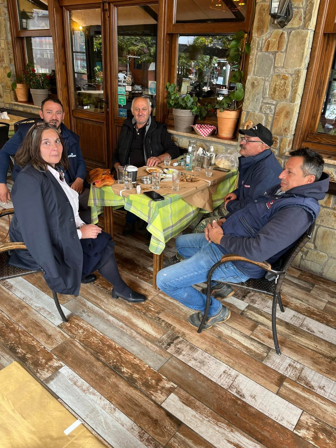 Φθινοπωρινή παρέα στο χωριό. – Σαμαρίνα