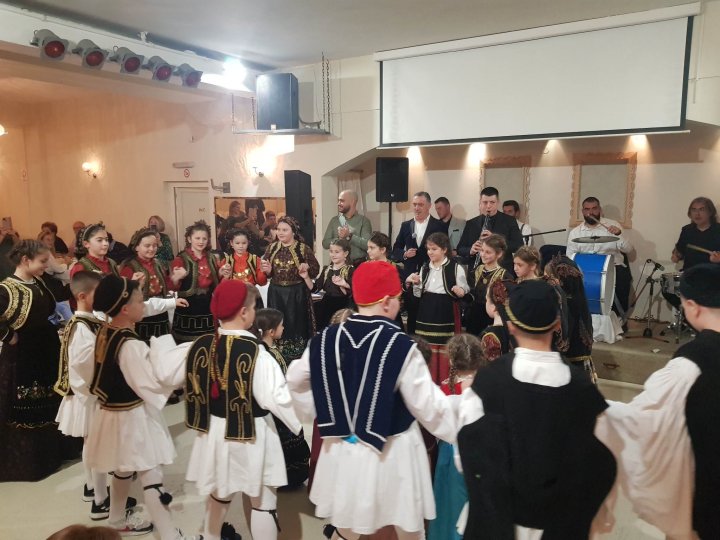 Ο Σύλλογος Σαμαριναίων Αμπελώνα “Ο ΣΜΟΛΙΚΑΣ” χόρεψε και έκοψε ...