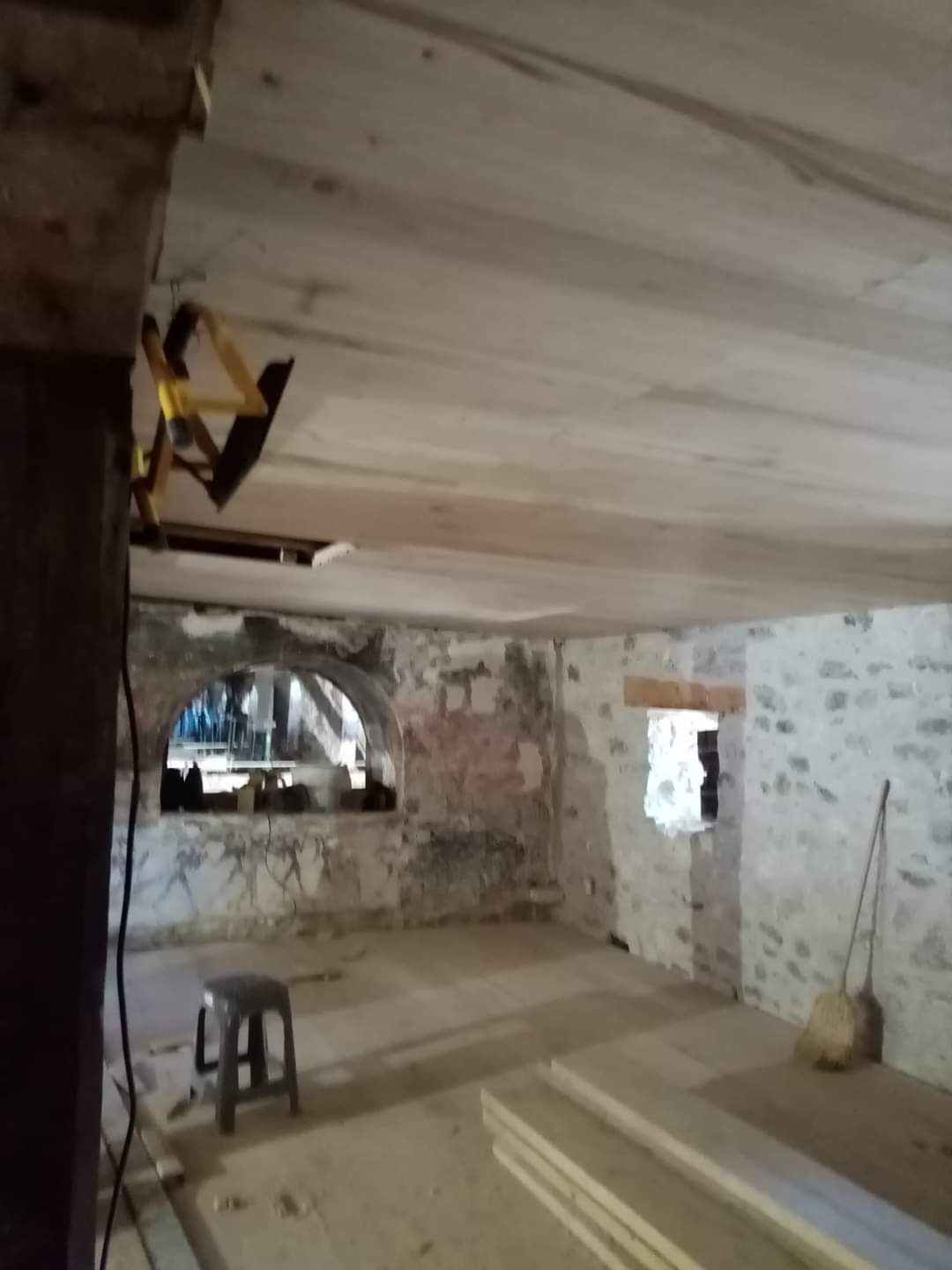 Συνεχιζονται οι εργασιες αποκαταστασης της Μεγαλης Παναγιας στη ...