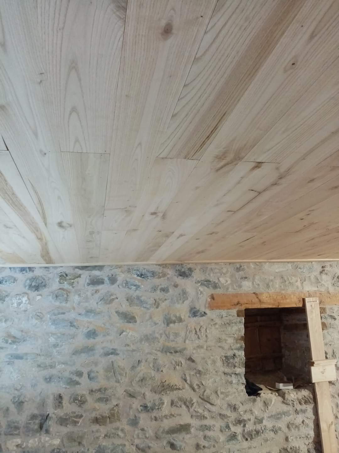 Συνεχιζονται οι εργασιες αποκαταστασης της Μεγαλης Παναγιας στη ...