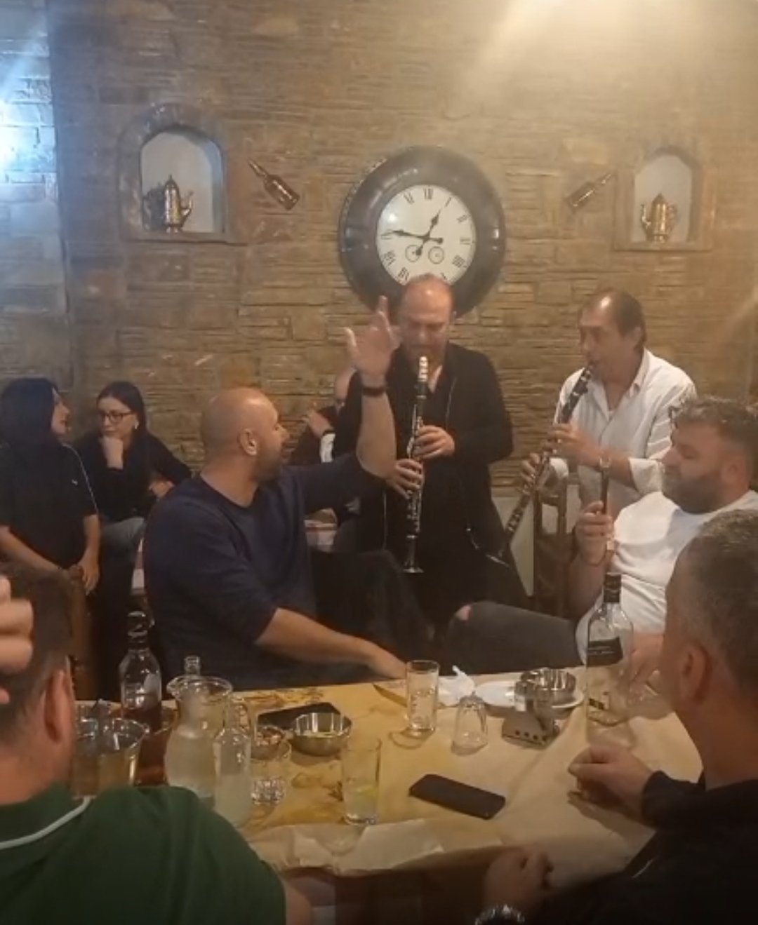 Άνοιξε η σαιζόν με κλαρίνα στην Σαμαρίνα. – Σαμαρίνα